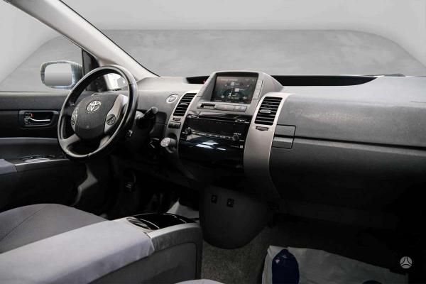 Тойота Приус 2008 в Каунас на AUTOMOTO.COM.LV Серый Тойота Приус 2008 в Каунас, объемом двигателя 1.50 л и пробегом 299 тыс. км за 5790 €, фото 8 на AUTOMOTO.COM.LV