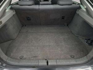 Grey Toyota Prius 2008 in Vilnius, with an engine capacity of 1.50 L and mileage of 331 thousand km for 4999 €, photo 11 on AUTOMOTO.COM.LV