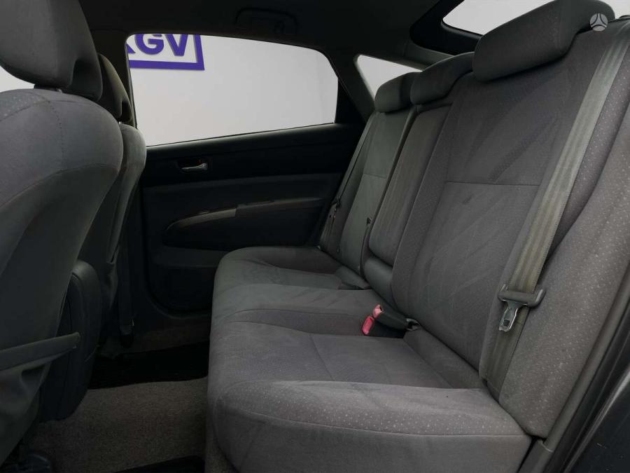Grey Toyota Prius 2008 in Vilnius, with an engine capacity of 1.50 L and mileage of 331 thousand km for 4999 €, photo 12 on AUTOMOTO.COM.LV