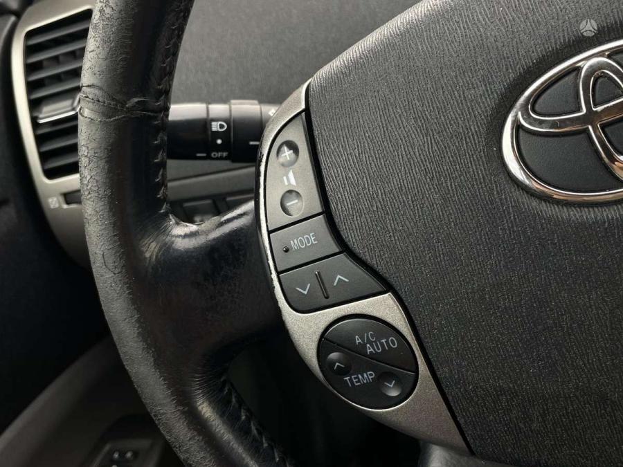 Grey Toyota Prius 2008 in Vilnius, with an engine capacity of 1.50 L and mileage of 331 thousand km for 4999 €, photo 20 on AUTOMOTO.COM.LV