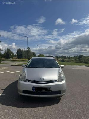 Grey Toyota Prius 2008 in Vilnius, with an engine capacity of 1.50 L and mileage of 441 thousand km for 3500 €, photo  on AUTOMOTO.COM.LV