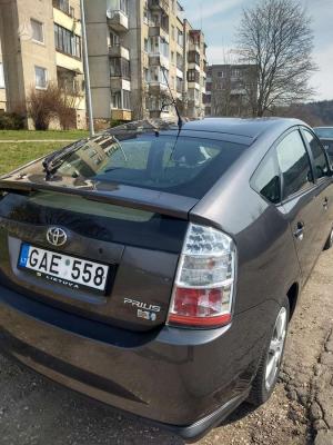 Grey Toyota Prius 2008 in Vilnius, with an engine capacity of 1.50 L and mileage of 214 thousand km for 5500 €, photo 3 on AUTOMOTO.COM.LV