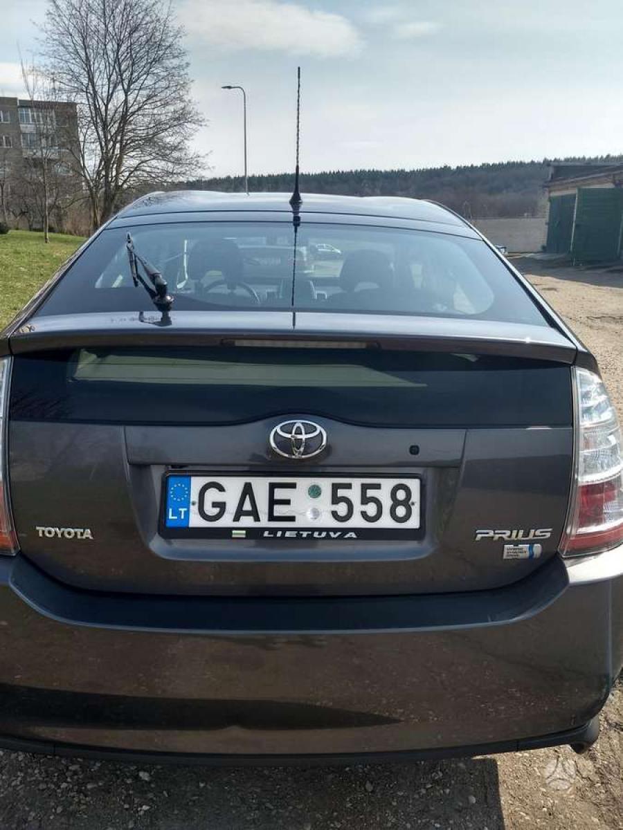 Grey Toyota Prius 2008 in Vilnius, with an engine capacity of 1.50 L and mileage of 214 thousand km for 5500 €, photo 7 on AUTOMOTO.COM.LV