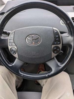 Grey Toyota Prius 2008 in Vilnius, with an engine capacity of 1.50 L and mileage of 214 thousand km for 5500 €, photo 13 on AUTOMOTO.COM.LV