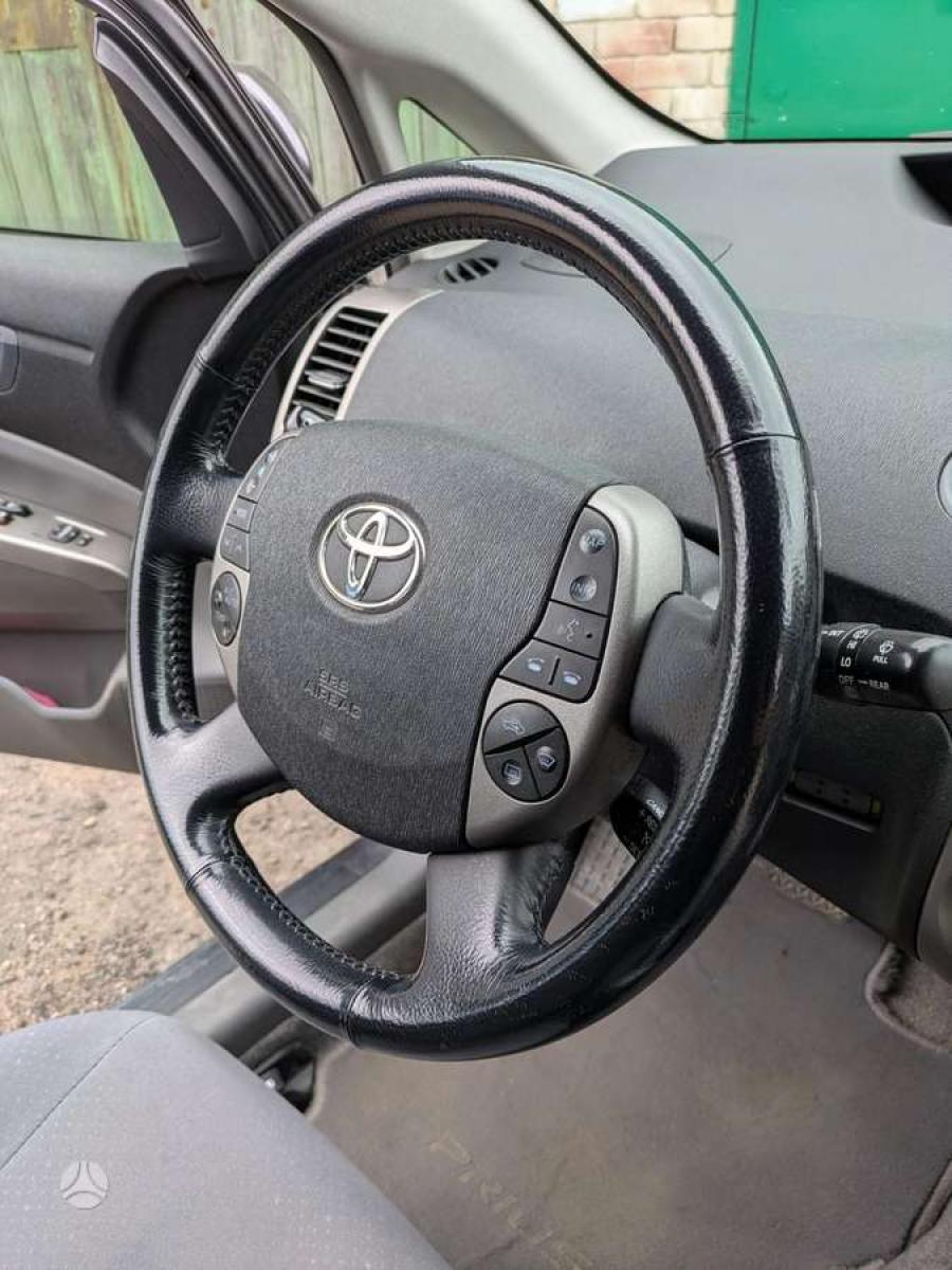 Grey Toyota Prius 2008 in Vilnius, with an engine capacity of 1.50 L and mileage of 214 thousand km for 5500 €, photo 14 on AUTOMOTO.COM.LV
