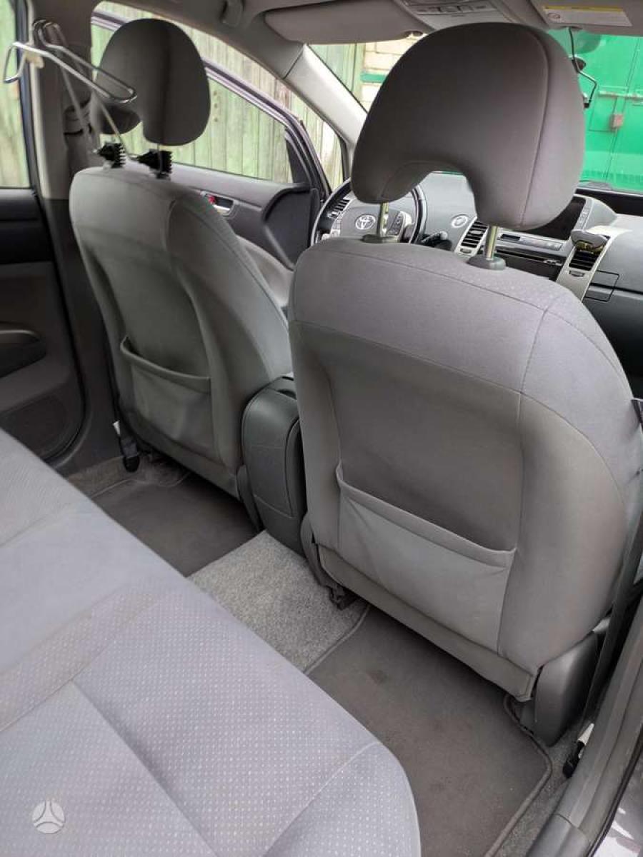 Grey Toyota Prius 2008 in Vilnius, with an engine capacity of 1.50 L and mileage of 214 thousand km for 5500 €, photo 15 on AUTOMOTO.COM.LV