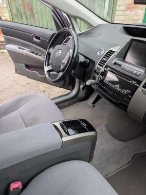 Grey Toyota Prius 2008 in Vilnius, with an engine capacity of 1.50 L and mileage of 214 thousand km for 5500 €, photo 16 on AUTOMOTO.COM.LV