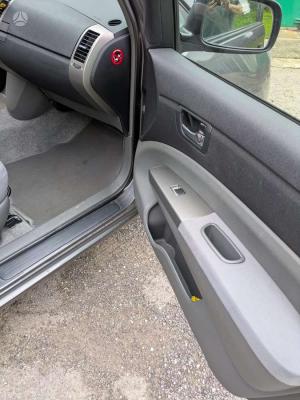 Grey Toyota Prius 2008 in Vilnius, with an engine capacity of 1.50 L and mileage of 214 thousand km for 5500 €, photo 18 on AUTOMOTO.COM.LV