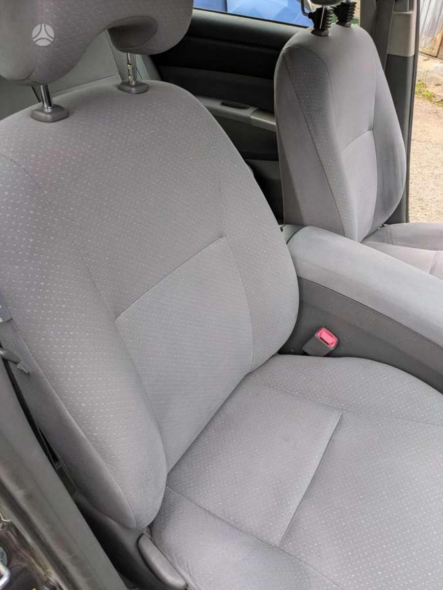 Grey Toyota Prius 2008 in Vilnius, with an engine capacity of 1.50 L and mileage of 214 thousand km for 5500 €, photo 20 on AUTOMOTO.COM.LV