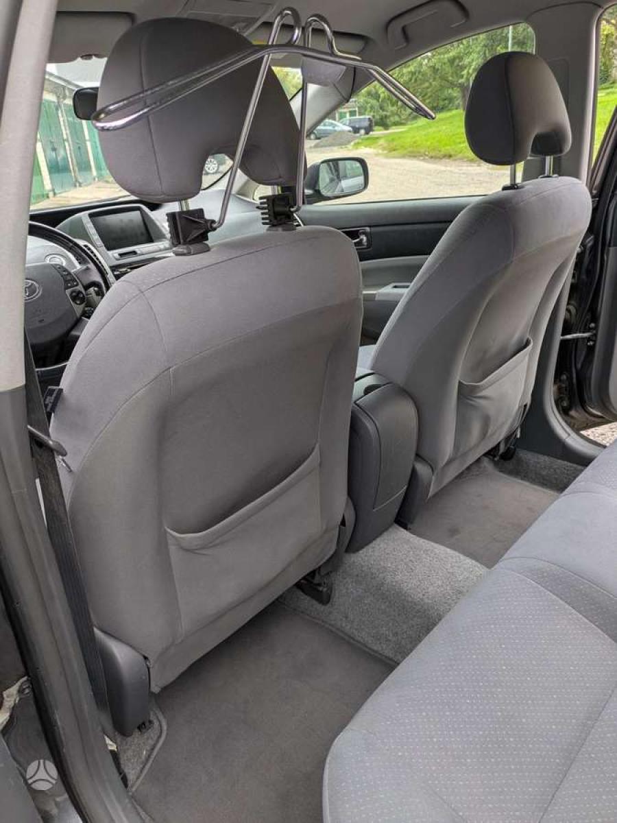 Grey Toyota Prius 2008 in Vilnius, with an engine capacity of 1.50 L and mileage of 214 thousand km for 5500 €, photo 22 on AUTOMOTO.COM.LV