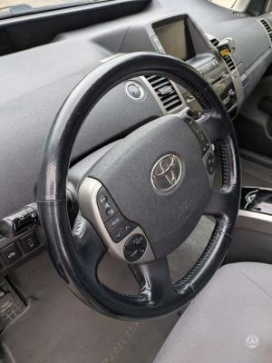 Grey Toyota Prius 2008 in Vilnius, with an engine capacity of 1.50 L and mileage of 214 thousand km for 5500 €, photo 23 on AUTOMOTO.COM.LV