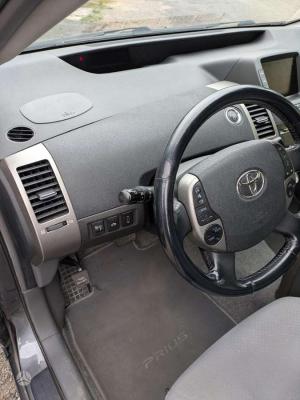Grey Toyota Prius 2008 in Vilnius, with an engine capacity of 1.50 L and mileage of 214 thousand km for 5500 €, photo 24 on AUTOMOTO.COM.LV