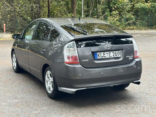 Pelēks Toyota Prius 2008 Rīga, ar dzinēja tilpumu 1.50 L un nobraukumu 340 tūkst. km par 3990 €, foto 7 vietnē AUTOMOTO.COM.LV