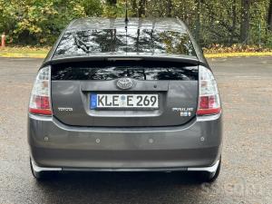 Grey Toyota Prius 2008 in Riga, with an engine capacity of 1.50 L and mileage of 340 thousand km for 3990 €, photo 9 on AUTOMOTO.COM.LV