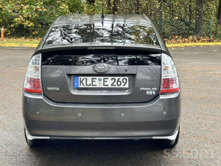 Grey Toyota Prius 2008 in Riga, with an engine capacity of 1.50 L and mileage of 340 thousand km for 3990 €, photo 9 on AUTOMOTO.COM.LV