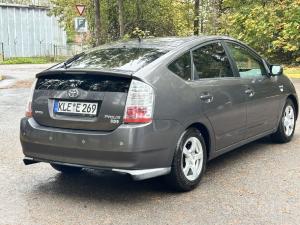 Grey Toyota Prius 2008 in Riga, with an engine capacity of 1.50 L and mileage of 340 thousand km for 3990 €, photo 10 on AUTOMOTO.COM.LV