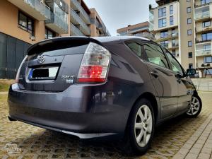 Grey Toyota Prius 2009 in Vilnius, with an engine capacity of 1.50 L and mileage of 355 thousand km for 2590 €, photo  on AUTOMOTO.COM.LV