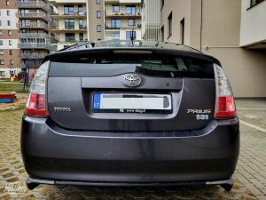 Grey Toyota Prius 2009 in Vilnius, with an engine capacity of 1.50 L and mileage of 355 thousand km for 2590 €, photo 4 on AUTOMOTO.COM.LV
