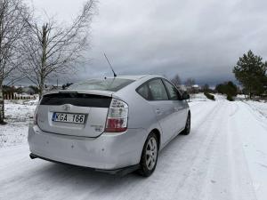 Pelēks Toyota Prius 2009 Viļņa, ar dzinēja tilpumu 1.50 L un nobraukumu 390 tūkst. km par 2950 €, foto 4 vietnē AUTOMOTO.COM.LV