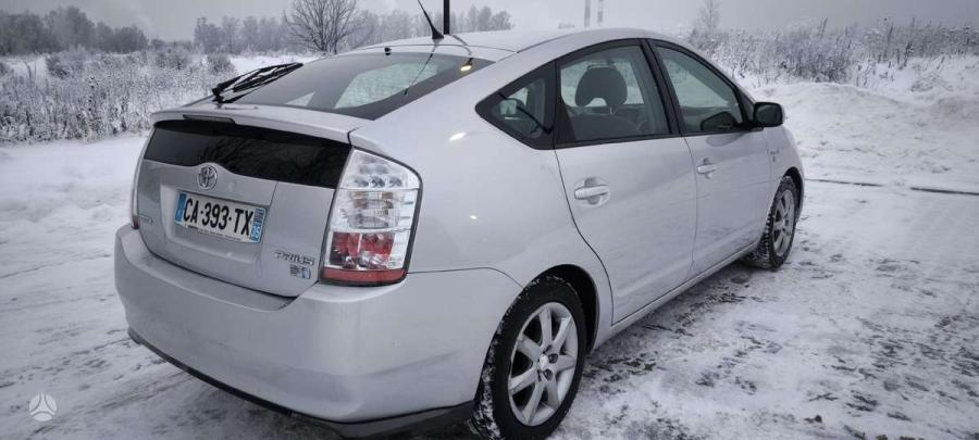Pelēks Toyota Prius 2009 Kauņa, ar dzinēja tilpumu 1.50 L un nobraukumu 262 tūkst. km par 4350 €, foto 14 vietnē AUTOMOTO.COM.LV