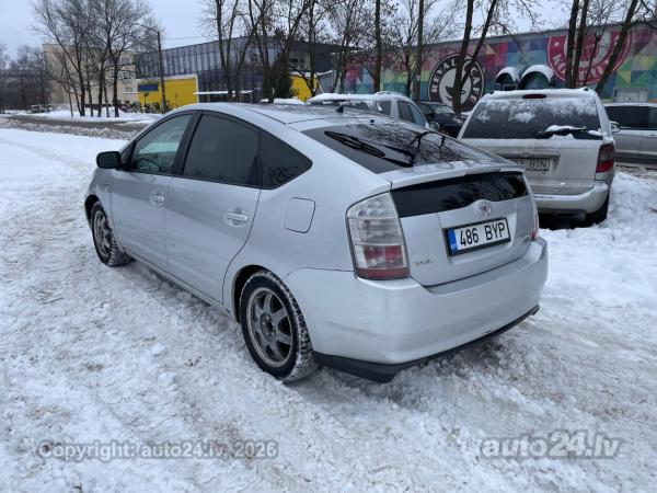 Grey Toyota Prius 2009 in Tallinn, with an engine capacity of 1.50 L and mileage of 193 thousand km for 2700 €, photo 3 on AUTOMOTO.COM.LV