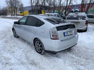 Grey Toyota Prius 2009 in Tallinn, with an engine capacity of 1.50 L and mileage of 193 thousand km for 2700 €, photo 3 on AUTOMOTO.COM.LV