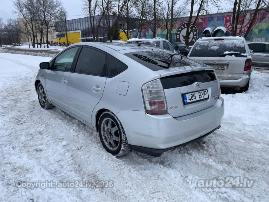 Grey Toyota Prius 2009 in Tallinn, with an engine capacity of 1.50 L and mileage of 193 thousand km for 2700 €, photo 3 on AUTOMOTO.COM.LV