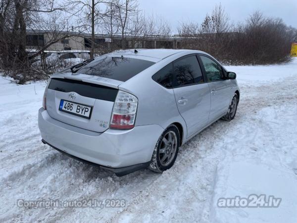 Grey Toyota Prius 2009 in Tallinn, with an engine capacity of 1.50 L and mileage of 193 thousand km for 2700 €, photo 4 on AUTOMOTO.COM.LV