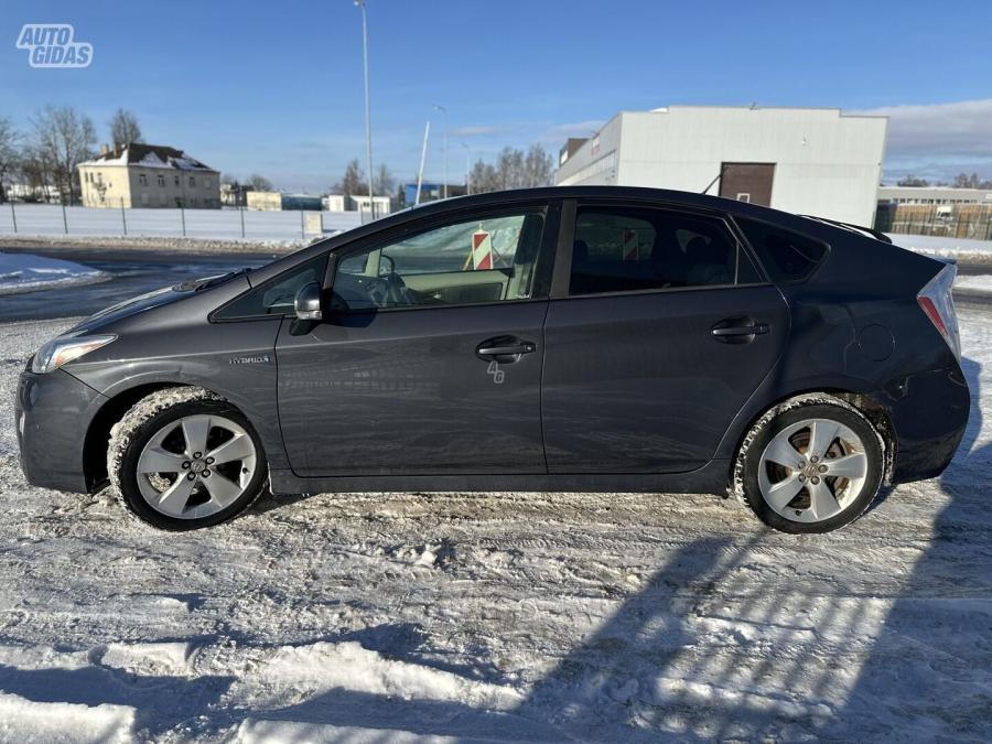 Pelēks Toyota Prius 2009 Marijampole, ar dzinēja tilpumu 1.80 L un nobraukumu 260 tūkst. km par 5399 €, foto 4 vietnē AUTOMOTO.COM.LV