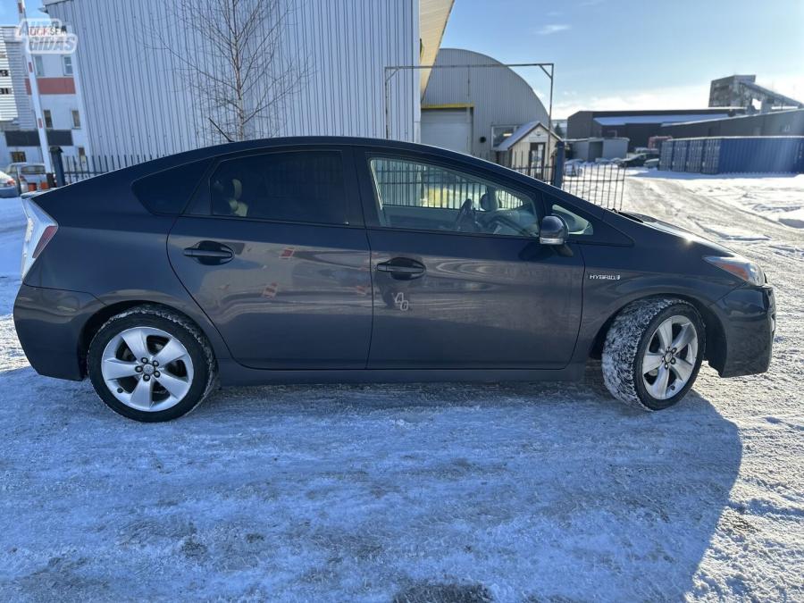 Pelēks Toyota Prius 2009 Marijampole, ar dzinēja tilpumu 1.80 L un nobraukumu 260 tūkst. km par 5399 €, foto 8 vietnē AUTOMOTO.COM.LV