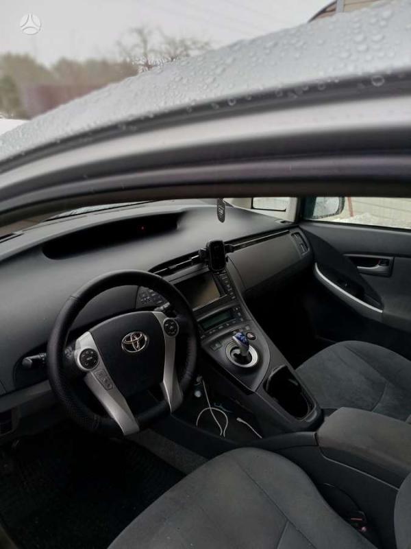 Pelēks Toyota Prius 2009 Viļņa, ar dzinēja tilpumu 1.80 L un nobraukumu 273 tūkst. km par 6100 €, foto 11 vietnē AUTOMOTO.COM.LV