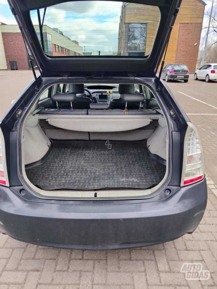 Pelēks Toyota Prius 2009 Trakai, ar dzinēja tilpumu 1.80 L un nobraukumu 600 tūkst. km par 4850 €, foto 35 vietnē AUTOMOTO.COM.LV
