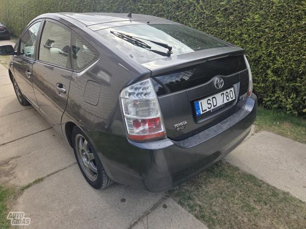 Grey Toyota Prius 2009 in Vilnius, with an engine capacity of 1.50 L and mileage of 500 thousand km for 3550 €, photo 6 on AUTOMOTO.COM.LV