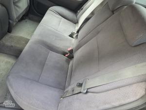 Pelēks Toyota Prius 2009 Viļņa, ar dzinēja tilpumu 1.50 L un nobraukumu 500 tūkst. km par 3550 €, foto 9 vietnē AUTOMOTO.COM.LV