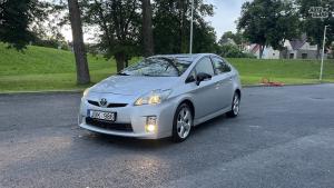 Grey Toyota Prius 2009 in Vilnius, with an engine capacity of 1.80 L and mileage of 306 thousand km for 5250 €, photo  on AUTOMOTO.COM.LV