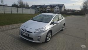Pelēks Toyota Prius 2009 Viļņa, ar dzinēja tilpumu 1.80 L un nobraukumu 295 tūkst. km par 5799 €, foto  vietnē AUTOMOTO.COM.LV