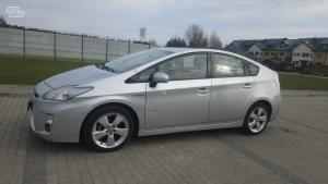 Grey Toyota Prius 2009 in Vilnius, with an engine capacity of 1.80 L and mileage of 295 thousand km for 5799 €, photo 3 on AUTOMOTO.COM.LV
