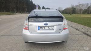 Grey Toyota Prius 2009 in Vilnius, with an engine capacity of 1.80 L and mileage of 295 thousand km for 5799 €, photo 5 on AUTOMOTO.COM.LV