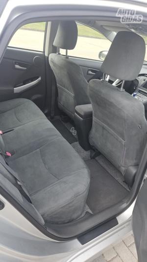 Grey Toyota Prius 2009 in Vilnius, with an engine capacity of 1.80 L and mileage of 295 thousand km for 5799 €, photo 13 on AUTOMOTO.COM.LV