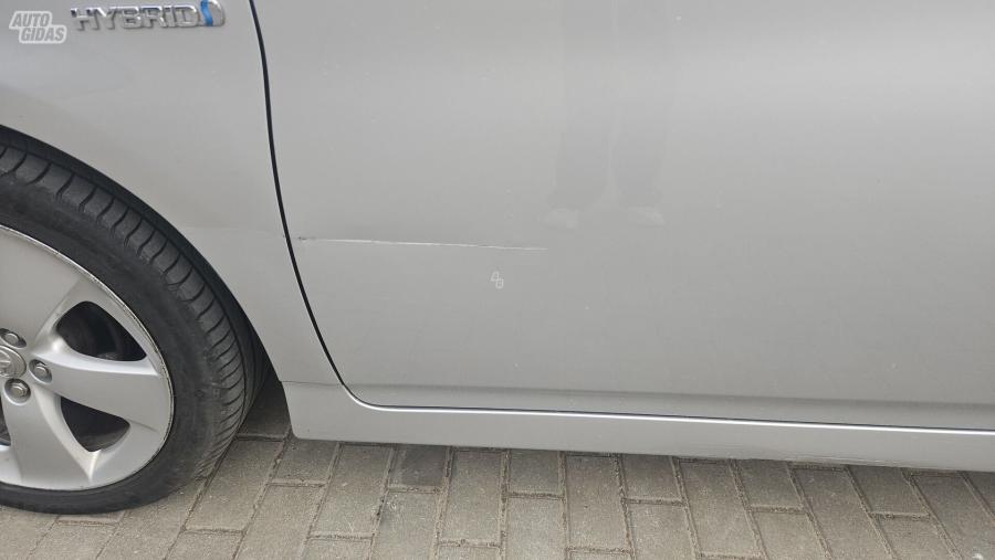 Grey Toyota Prius 2009 in Vilnius, with an engine capacity of 1.80 L and mileage of 295 thousand km for 5799 €, photo 15 on AUTOMOTO.COM.LV