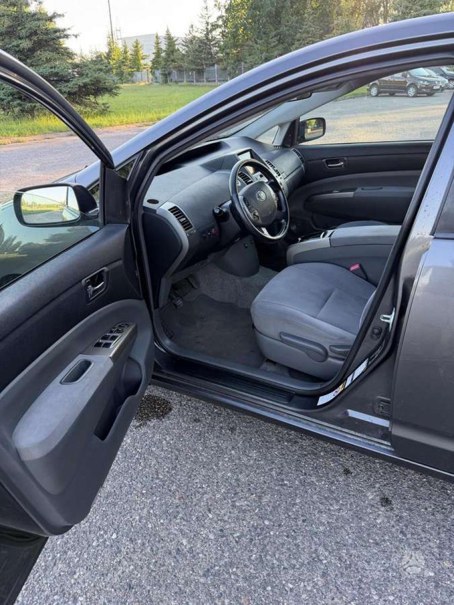 Pelēks Toyota Prius 2009 Kauņa, ar dzinēja tilpumu 1.50 L un nobraukumu 273 tūkst. km par 3750 €, foto 10 vietnē AUTOMOTO.COM.LV