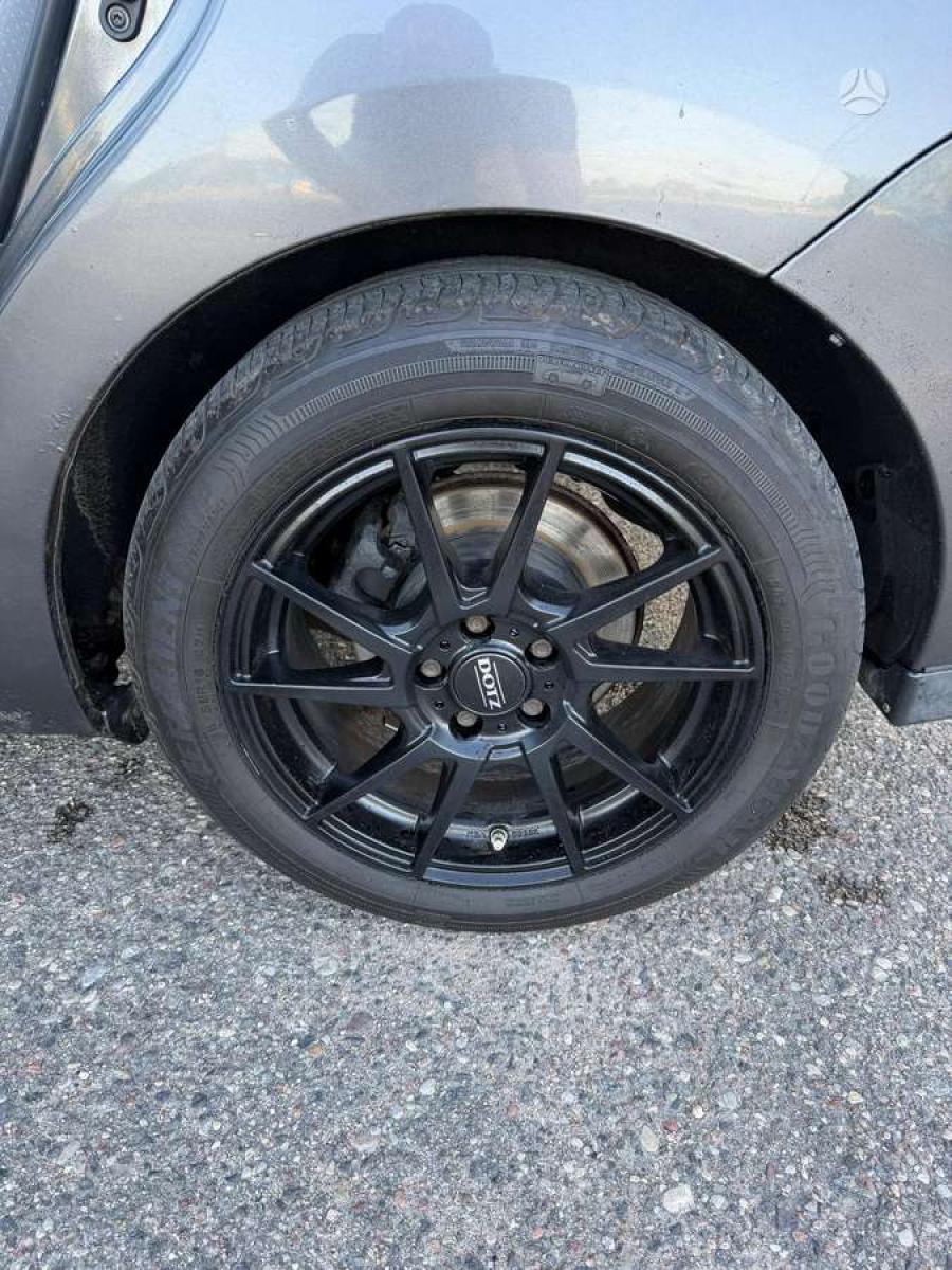 Pelēks Toyota Prius 2009 Kauņa, ar dzinēja tilpumu 1.50 L un nobraukumu 273 tūkst. km par 3750 €, foto 18 vietnē AUTOMOTO.COM.LV