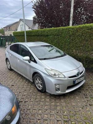Grey Toyota Prius 2009 in Vilnius, with an engine capacity of 1.80 L and mileage of 483 thousand km for 3900 €, photo  on AUTOMOTO.COM.LV
