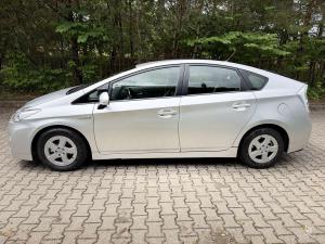 Pelēks Toyota Prius 2009 Viļņa, ar dzinēja tilpumu 1.80 L un nobraukumu 336 tūkst. km par 2850 €, foto 3 vietnē AUTOMOTO.COM.LV