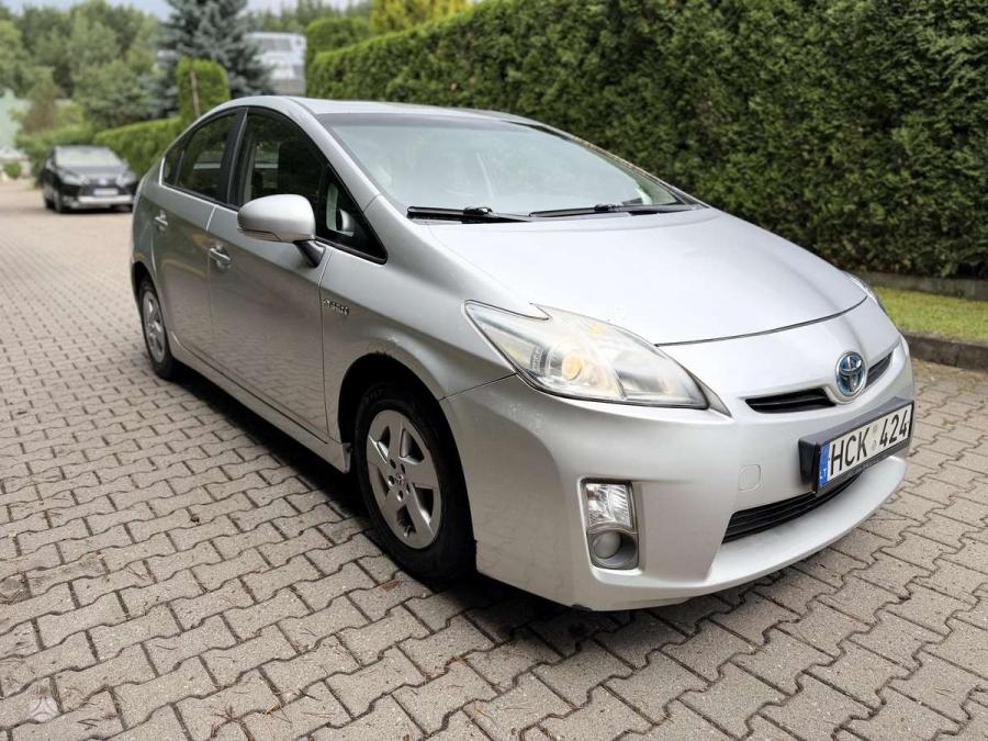 Pelēks Toyota Prius 2009 Viļņa, ar dzinēja tilpumu 1.80 L un nobraukumu 336 tūkst. km par 2850 €, foto 8 vietnē AUTOMOTO.COM.LV