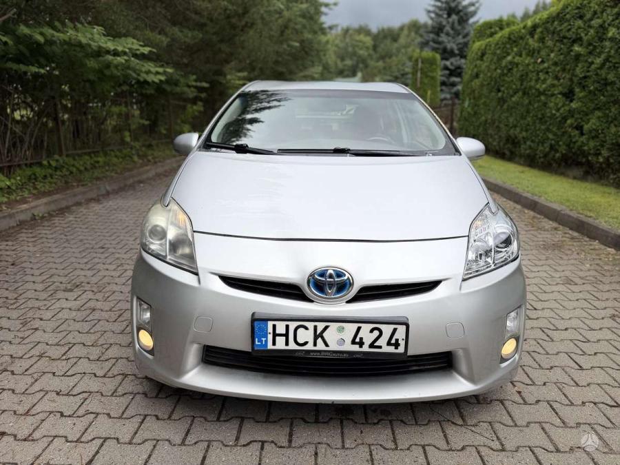 Pelēks Toyota Prius 2009 Viļņa, ar dzinēja tilpumu 1.80 L un nobraukumu 336 tūkst. km par 2850 €, foto 9 vietnē AUTOMOTO.COM.LV