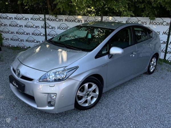 Pelēks Toyota Prius 2009 Viļņa, ar dzinēja tilpumu 0.00 L un nobraukumu 301 tūkst. km par 5600 €, foto 2 vietnē AUTOMOTO.COM.LV
