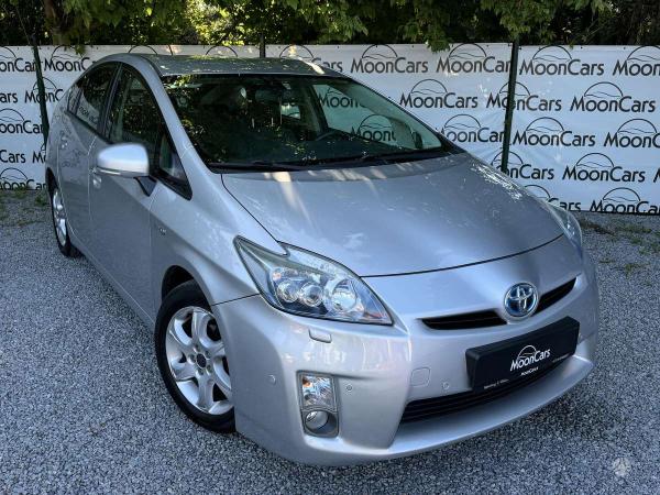 Pelēks Toyota Prius 2009 Viļņa, ar dzinēja tilpumu 0.00 L un nobraukumu 301 tūkst. km par 5600 €, foto 3 vietnē AUTOMOTO.COM.LV