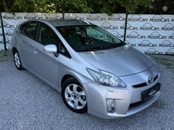 Pelēks Toyota Prius 2009 Viļņa, ar dzinēja tilpumu 0.00 L un nobraukumu 301 tūkst. km par 5600 €, foto 4 vietnē AUTOMOTO.COM.LV