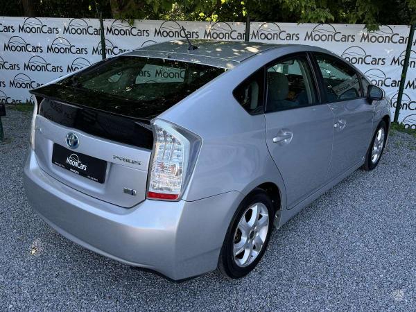 Pelēks Toyota Prius 2009 Viļņa, ar dzinēja tilpumu 0.00 L un nobraukumu 301 tūkst. km par 5600 €, foto 8 vietnē AUTOMOTO.COM.LV
